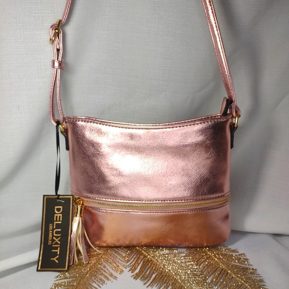 Deluxity | Bags | Metallic Pink Purse | Poshmark